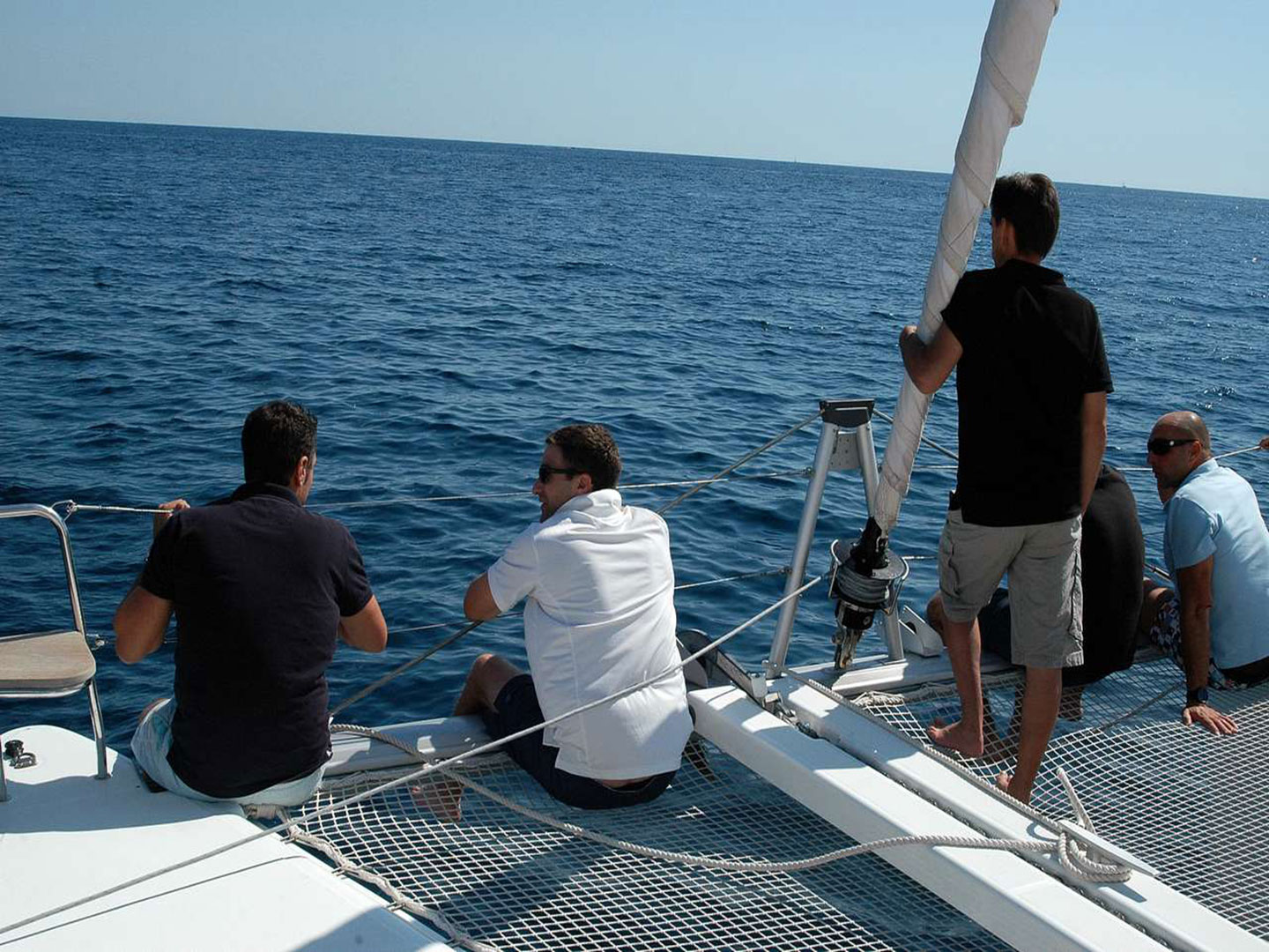 Teambuilding en Catamaran autour des îles de Lérins - Cairn Expe